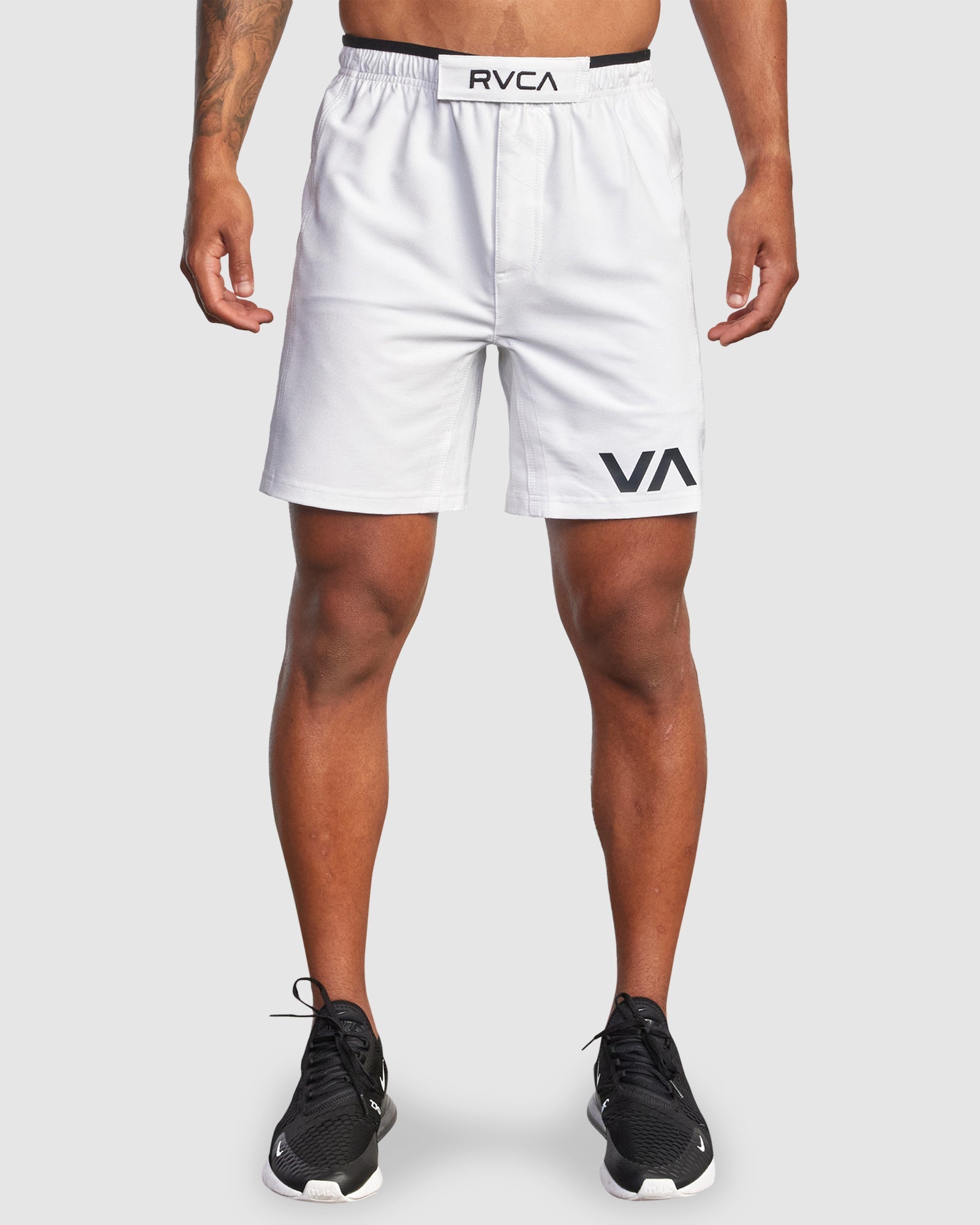 Grappler Elastic Walkshorts 17" - White | RVCA